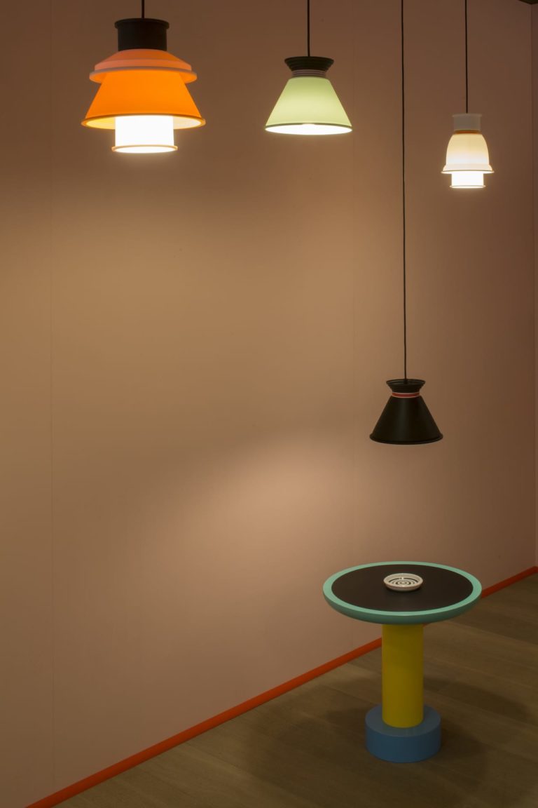 George Sowden / Legendární designér představuje svou kolekci osvětlení ...