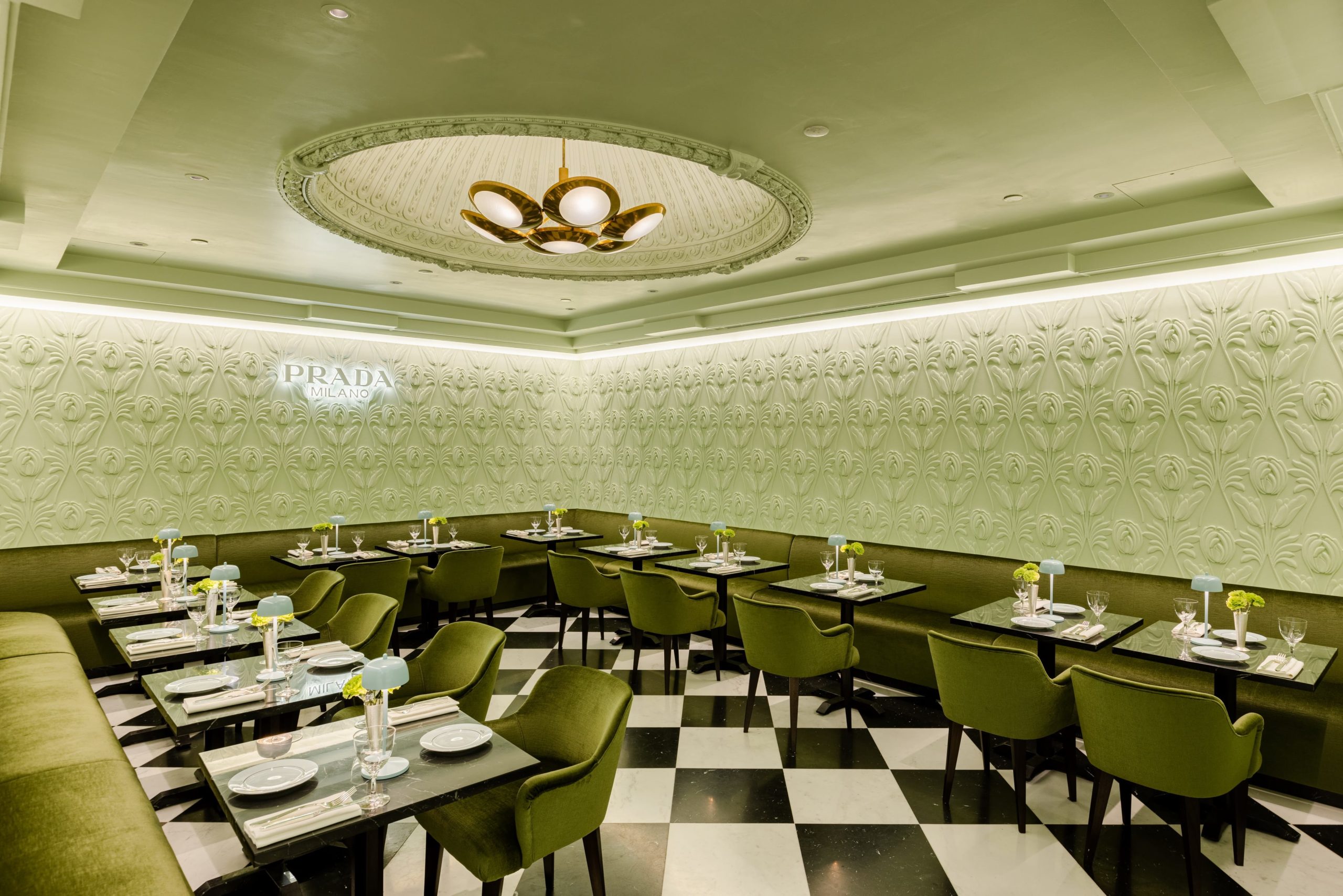 Harrods a Prada / Proč se vydat do Londýna na sladkou tečku – Selectedmag