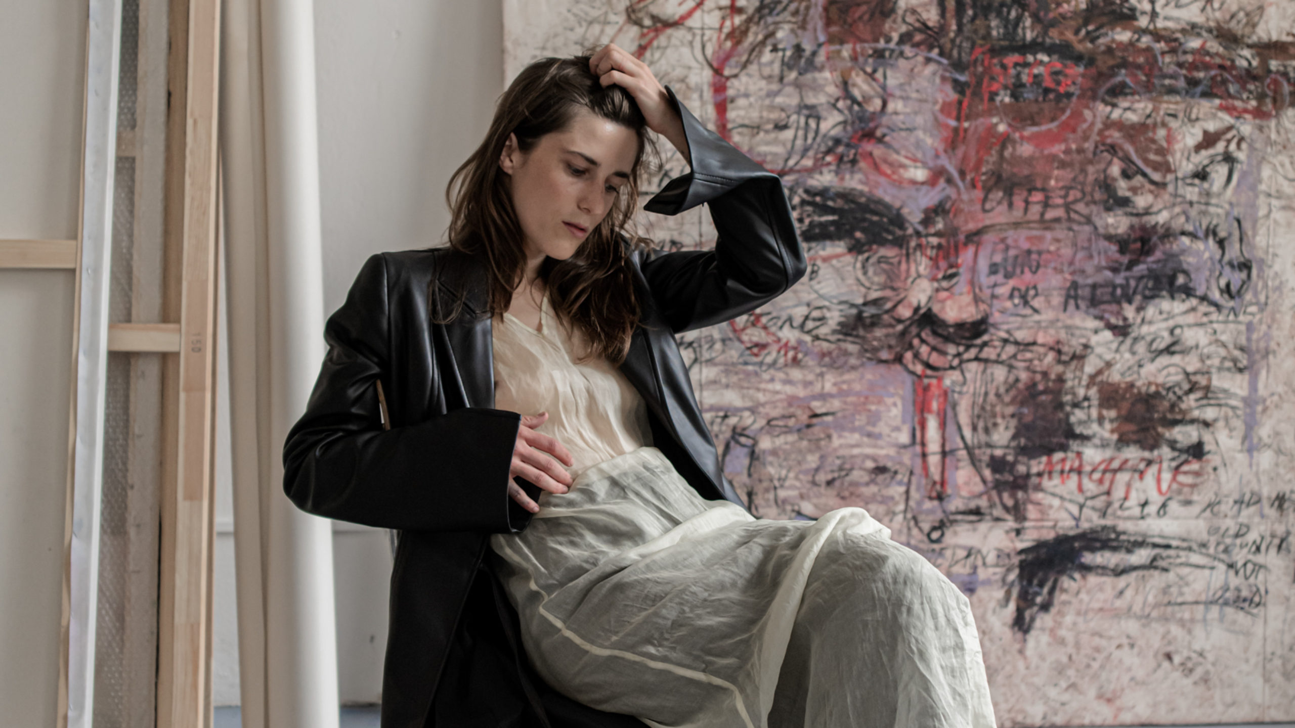 Malířka Ester Parásková / Jak sbírá inspiraci v Řecku – Selectedmag