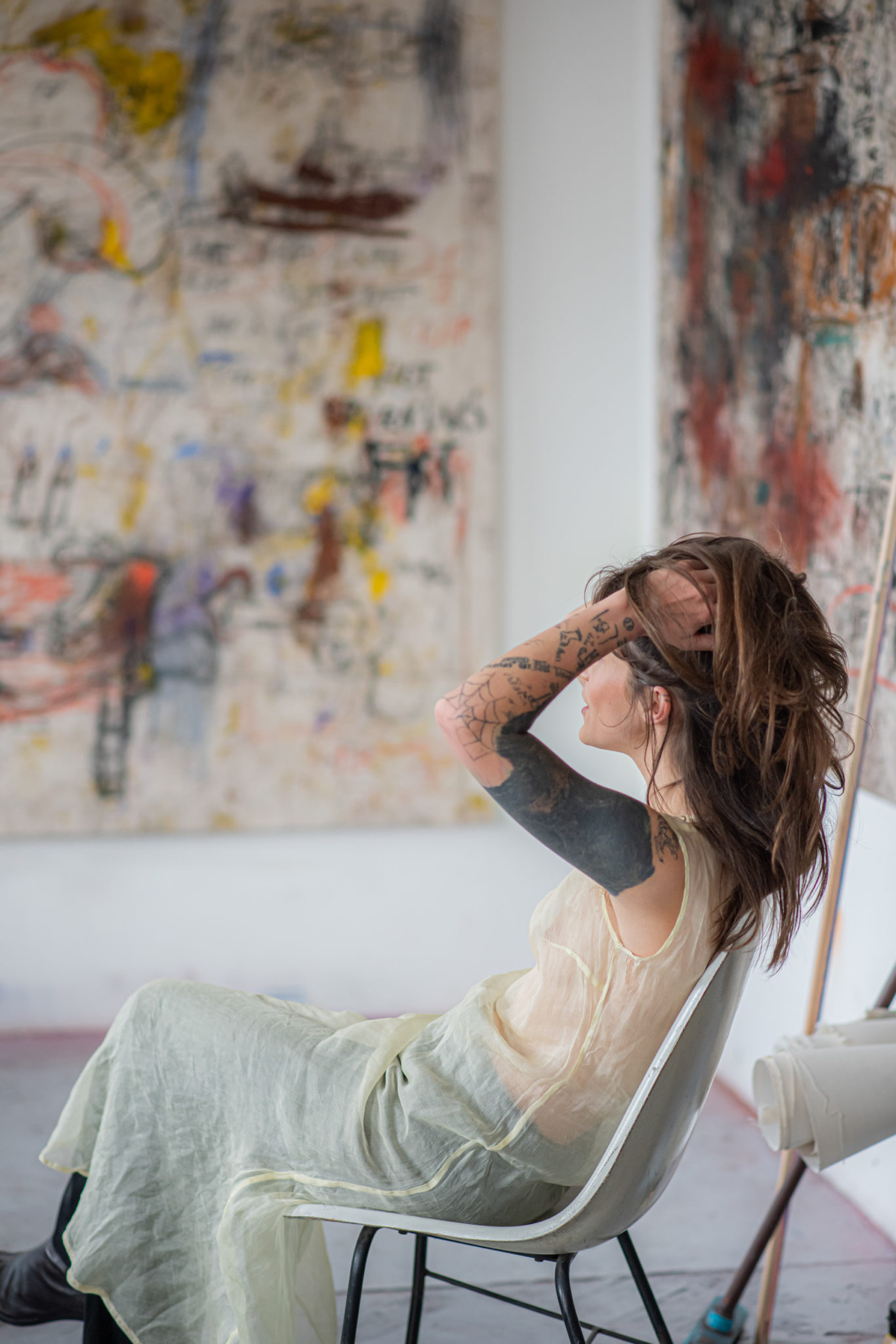 Malířka Ester Parásková / Jak sbírá inspiraci v Řecku – Selectedmag