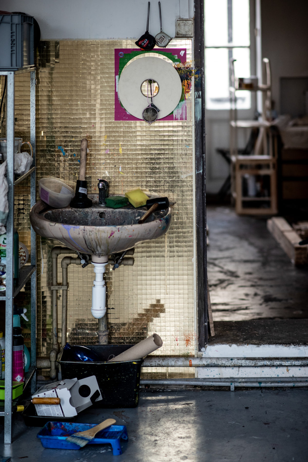 Malířka Ester Parásková / Jak sbírá inspiraci v Řecku – Selectedmag